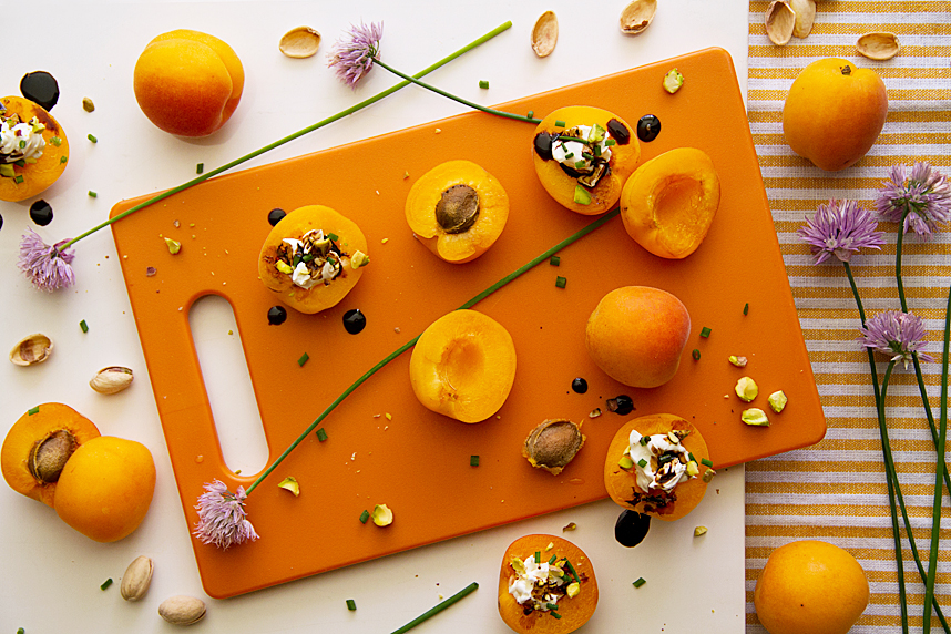 Stuffed Apricots as an Easy Party Appetizer - SippitySup
